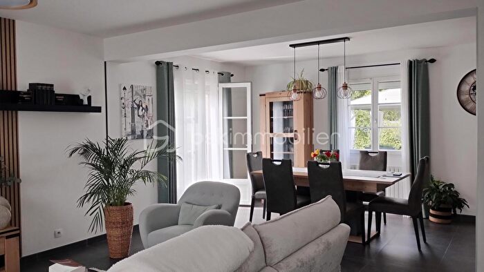 Nazelles-Négron : Maison 5 pièces à vendre
