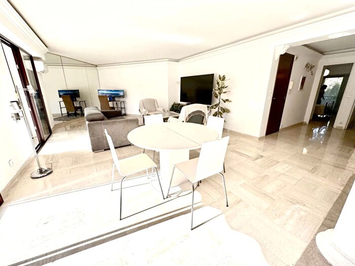 Appartement à vendre - Cannes, Prado, République - 3 pièces - 2 chambres