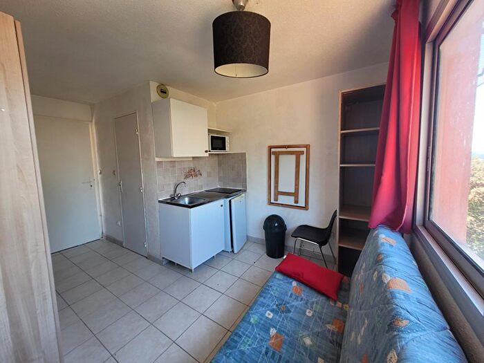 Appartement 1 pièce à Nîmes, Mas de Lauze, Carreau de Lanes, à louer
