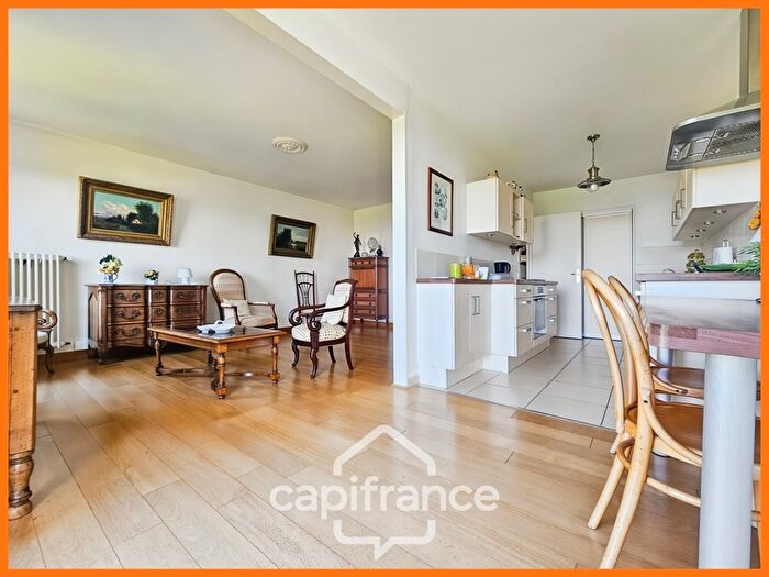 Appartement 5 pièces à Poitiers, Couronneries, à vendre