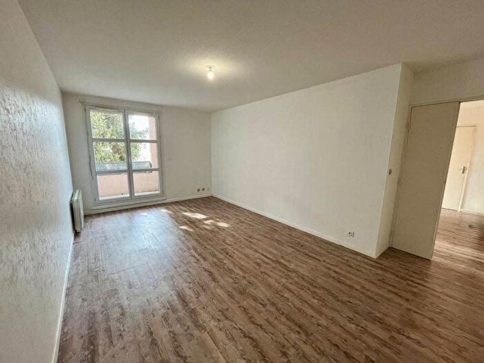 Appartement à louer - Oiselet la Grive, Bourgoin-Jallieu - 2 pièces - 1 chambre