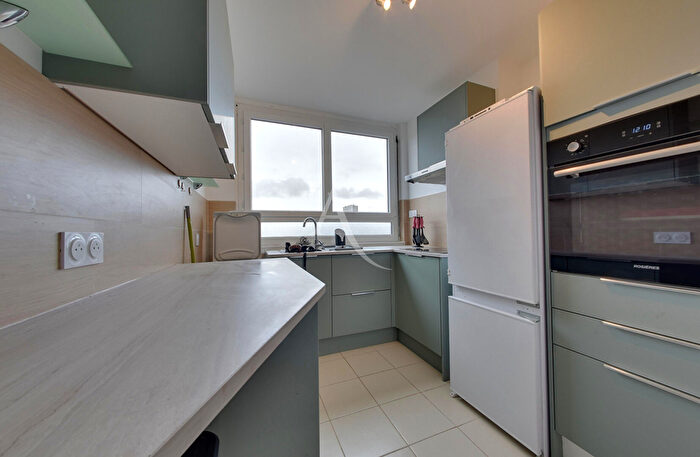 Appartement à louer - Fontenay-sous-Bois, Centre-ville - 2 pièces - 1 chambre