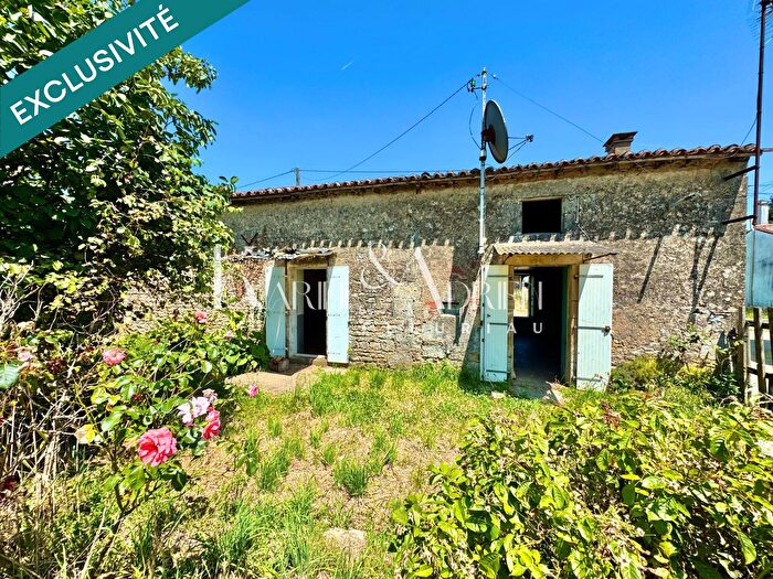 Maison à vendre - Saint-Hilaire-des-Loges - 2 pièces - 1 chambre