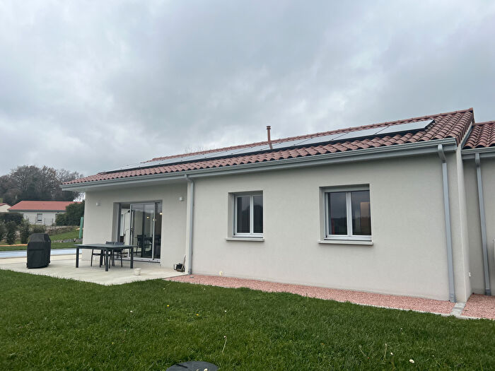 Maison à vendre - Roannes-Saint-Mary - 4 pièces - 3 chambres