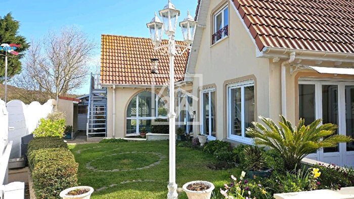 Maison à vendre - Oye-Plage - 9 pièces - 4 chambres