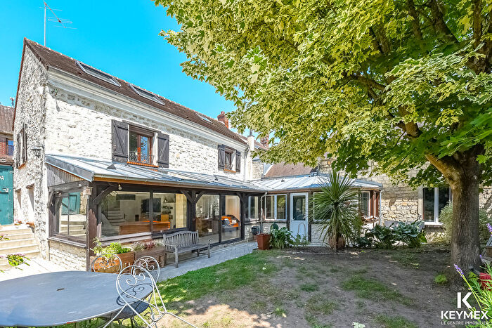 Maison à vendre - Champagne-sur-Oise - 10 pièces - 5 chambres