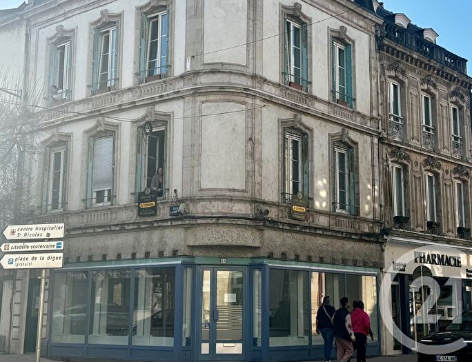 Appartement à vendre - Verdun, Centre-ville - 4 pièces - 2 chambres