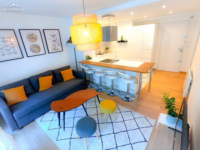 Appartement à louer - Cinq Avenues, Marseille ème arrondissement - 3 pièces - 2 chambres