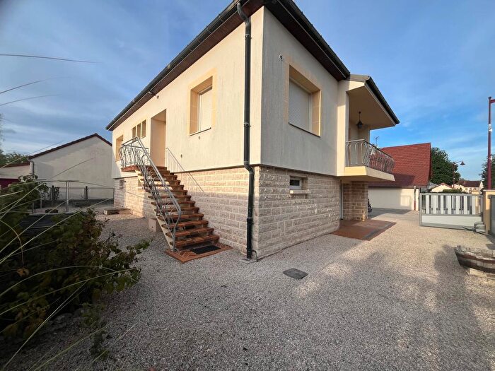 Longchamp : Maison 3 pièces à louer