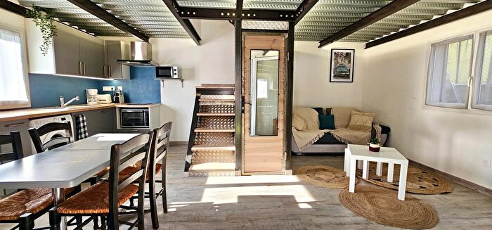 Maison à louer - Marseille e , Saint-Jérome - 3 pièces - 2 chambres