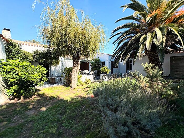 Maison à vendre - Lîle-dYeu, Port-Joinville - 6 pièces - 4 chambres