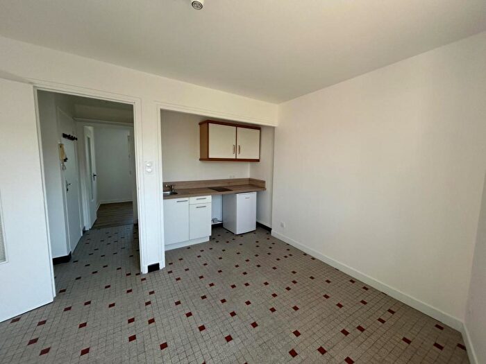 Appartement à louer - Montbrison, Centre-ville - 1 pièce - 1 chambre