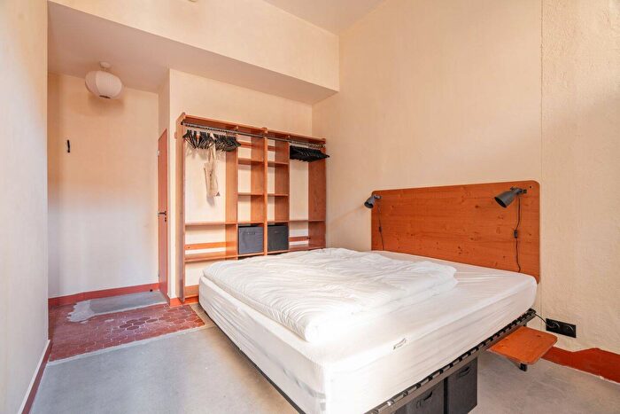 Appartement à louer - Cinq Avenues, Marseille ème arrondissement - 10 pièces - 10 chambres