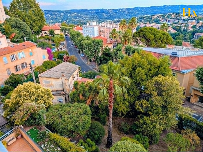 Grasse, Centre-ville Nord : Appartement 4 pièces à vendre