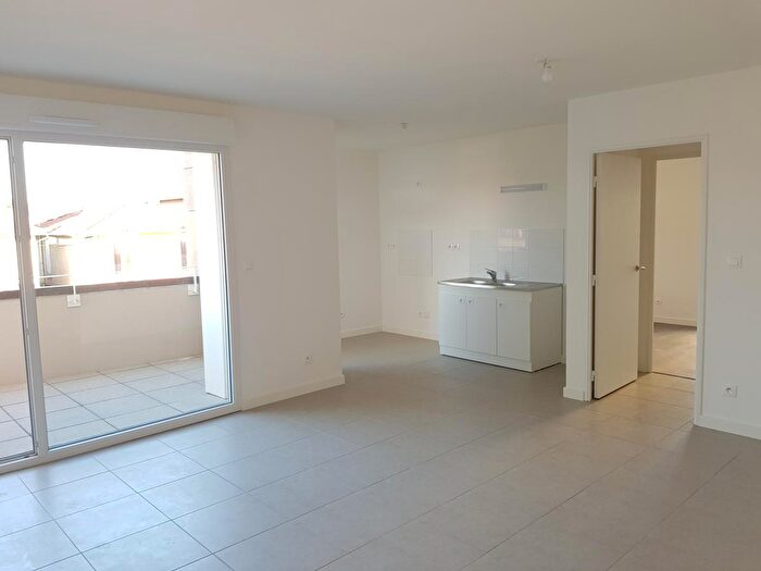 Appartement 3 pièces à louer - Sathonay-Camp