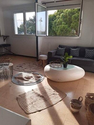 Appartement à louer - Marseille ème arrondissement - 3 pièces - 2 chambres