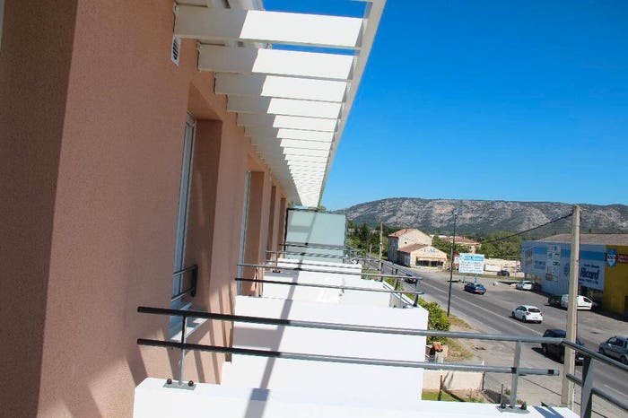 Basses Ferrailles-Jas, Cavaillon : Appartement 2 pièces à louer