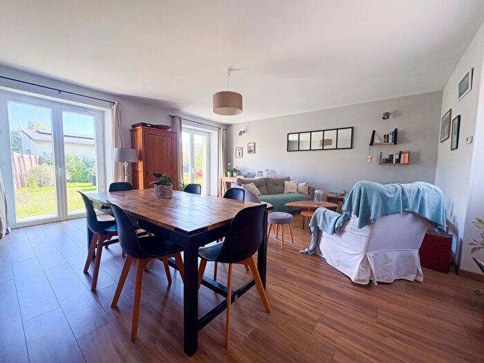 Maison à vendre - Soulaire-et-Bourg - 6 pièces - 5 chambres