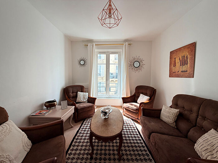 Appartement à vendre - Levallois-Perret, Centre-ville - 3 pièces - 2 chambres