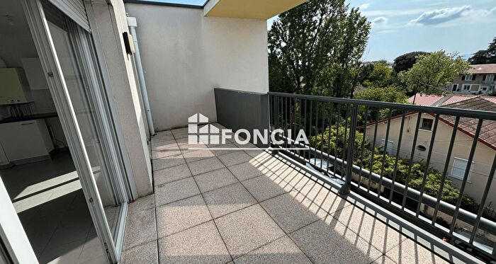 Appartement à vendre - Décines-Charpieu, La Soie Montaberlet - 3 pièces - 2 chambres