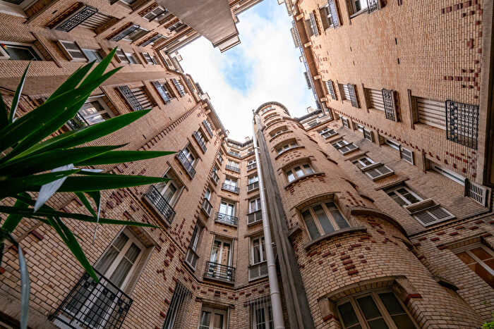 Appartement à vendre - Paris e , Léon-Blum, Folie-Regnault - 1 pièce