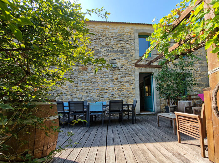 Maison à louer - Aujargues - 6 pièces - 4 chambres