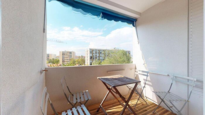 Appartement à louer - Laënnec, Lyon ème arrondissement - 6 pièces - 1 chambre