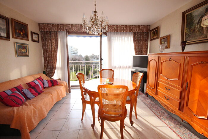 Appartement à vendre - Vélizy-Villacoublay, Le Mail - 4 pièces - 3 chambres