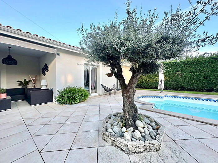 Maison à vendre - Gujan-Mestras, Mestras - 5 pièces - 4 chambres