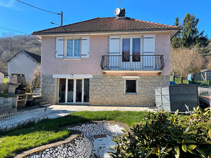 Maison à vendre - Ydes - 4 pièces - 3 chambres