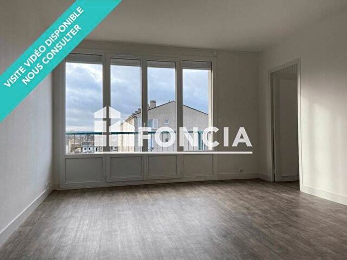 Appartement à louer - Faiencerie, Gien - 3 pièces - 2 chambres