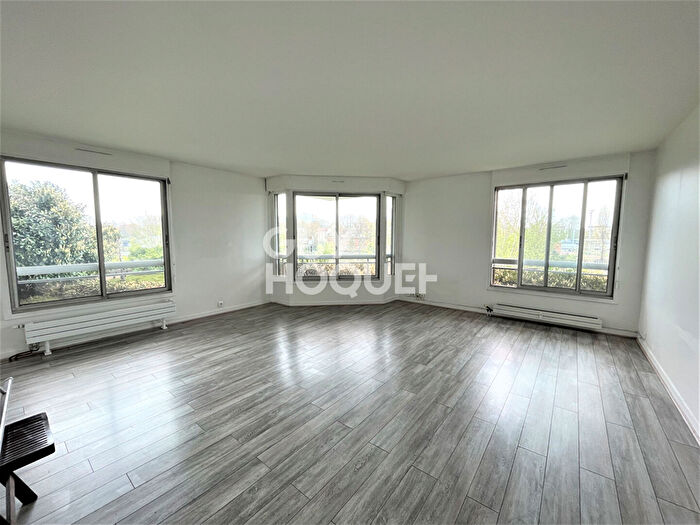 Appartement 4 pièces à Courbevoie, Hôtel de ville, à louer