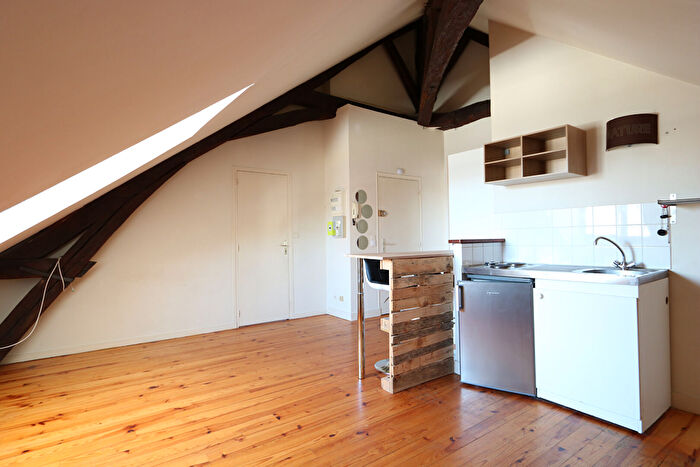 Appartement à louer - Orléans, Bannier, République - 2 pièces - 1 chambre