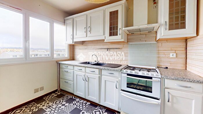 Appartement à vendre - Le Chesnay, Tartre - 3 pièces - 2 chambres