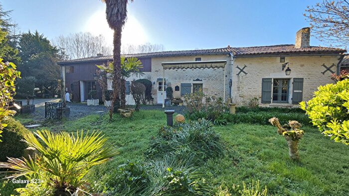 Maison à vendre - Coulon - 8 pièces - 4 chambres