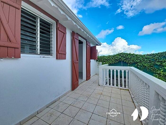 Appartement à louer - Sainte-Rose - 3 pièces - 3 chambres