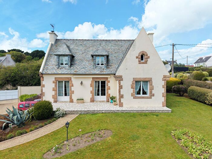 Maison 9 pièces à vendre - Plougoulm