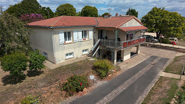 Maison à vendre - Saint-Pierre-dExideuil - 6 pièces - 4 chambres