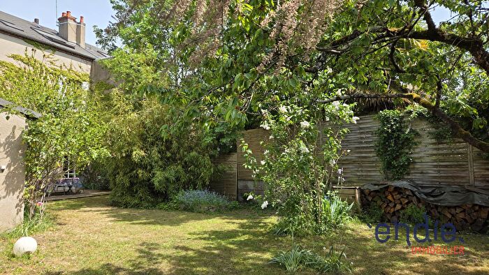 Maison 7 pièces à Moulins, Gâteaux, Clos de Bourgogne, à vendre