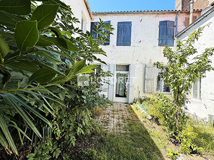 Maison 8 pièces à Marennes, à vendre