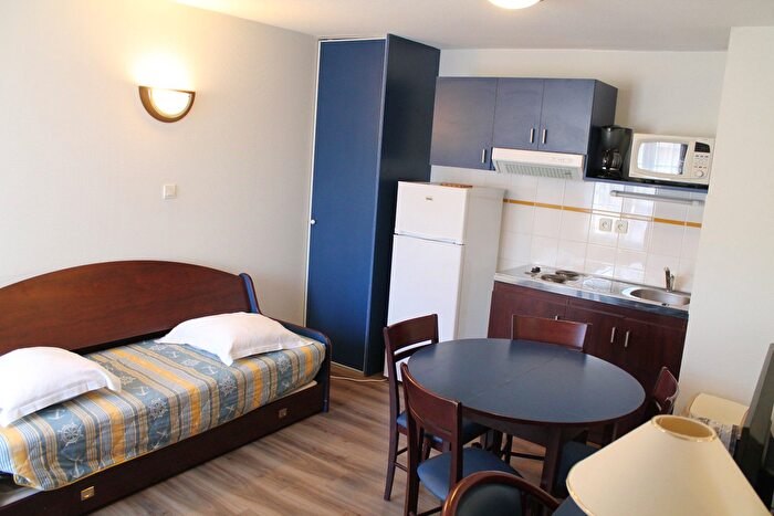 Appartement à vendre - La Roche-Posay - 3 pièces - 2 chambres