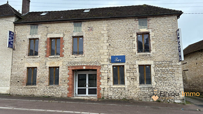 Maison 12 pièces à vendre à Vendeuvre-sur-Barse