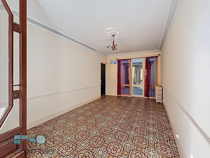 Appartement à louer - Béziers, Centre-ville, Palais des Congrès, Garibaldi, Gambetta - 5 pièces - 4 chambres