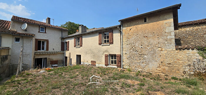 Maison à vendre - Lusignan - 4 pièces - 2 chambres