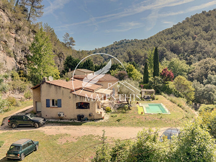 Solliès-Toucas : Maison 5 pièces à vendre