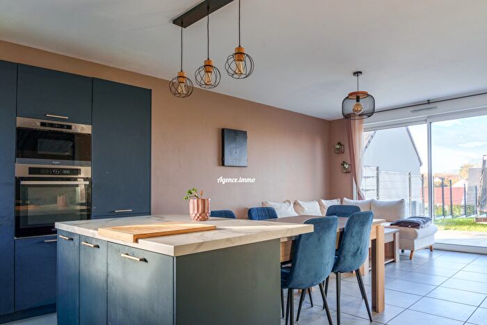 Maison à vendre - Saint-Antoine-du-Rocher - 5 pièces - 4 chambres