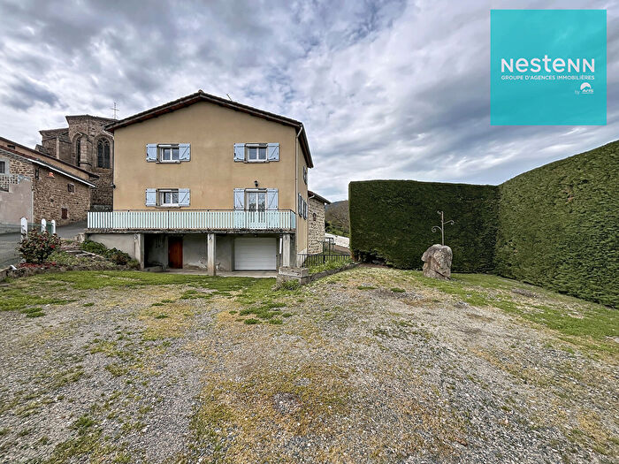 Essertines-en-Châtelneuf : Maison 6 pièces à vendre