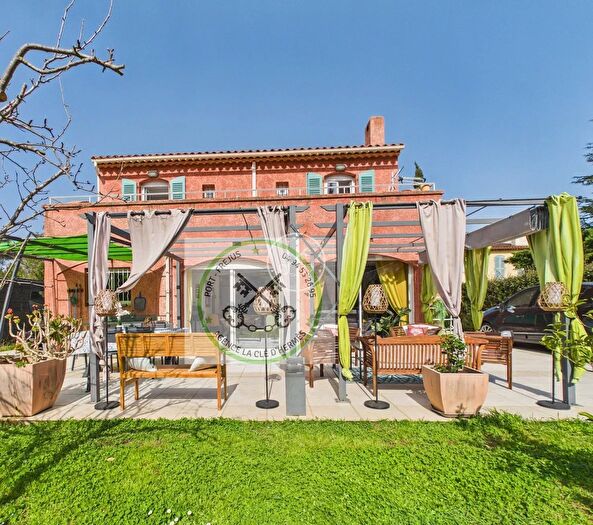 Maison à vendre - Fréjus, Saint-Aygulf - 5 pièces - 3 chambres