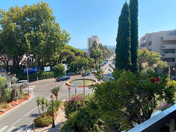 Appartement 3 pièces à vendre à Le Lavandou, Centre-ville, Plage du Lavandou, Pointe Pilon
