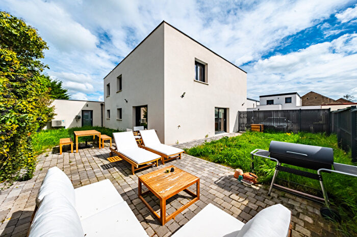 Maison 6 pièces à vendre à Genlis